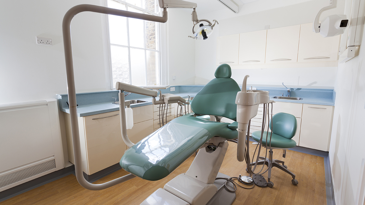 Wisconsin Dentist Accused of Intentionally Breaking Patients’ Teeth in ...