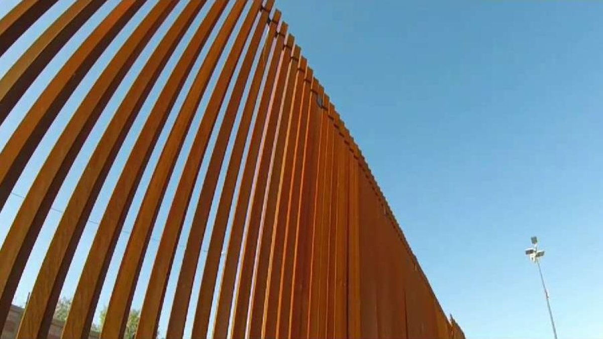 One killed, one hospitalized after falling from 30-foot US-Mexico ...