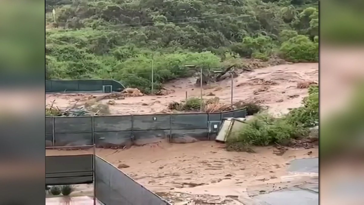 Debris-Filled Mudslide Damages Encinitas Tennis Club – NBC 7 San Diego