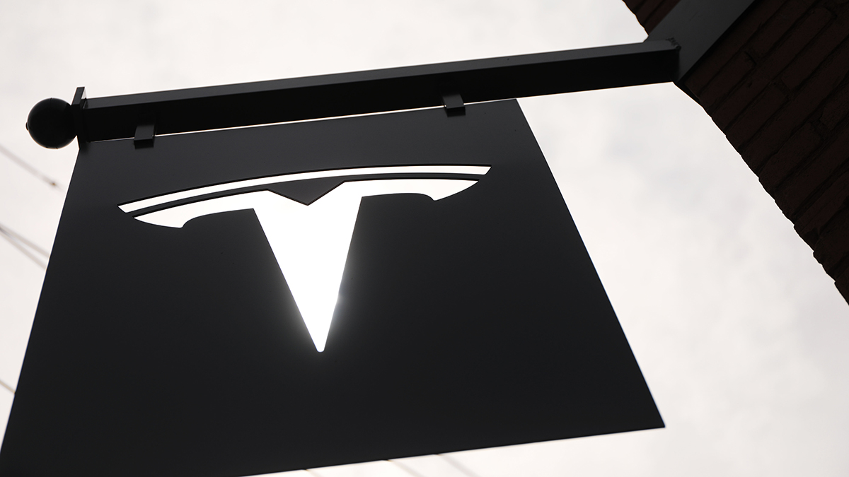 Teslas spray-painted with swastikas at Encinitas dealership – NBC 7 San ...