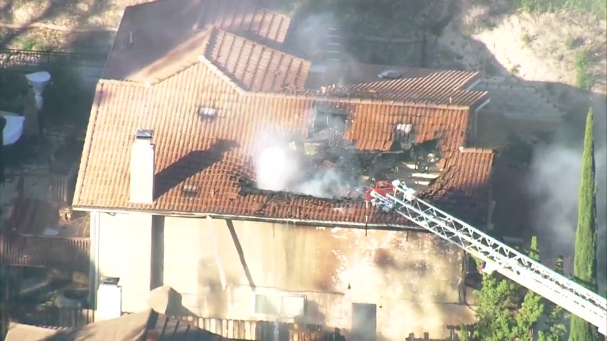 SDFD Sends Massive Response to House Fire in Scripps Ranch – NBC 7 San ...