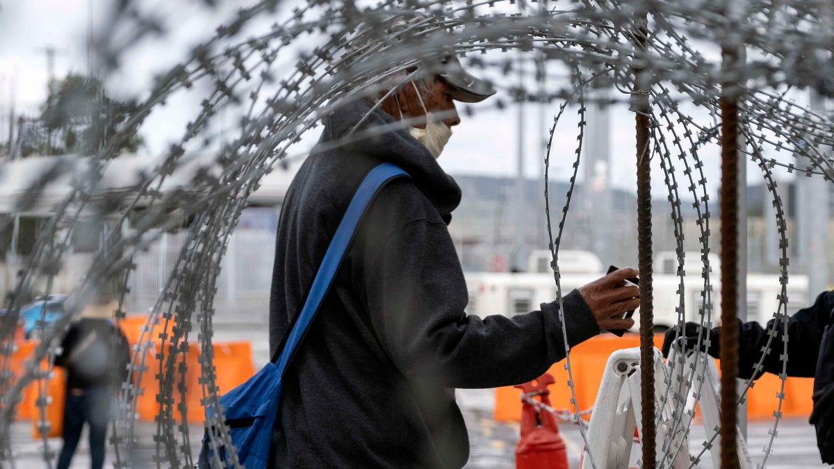 Mexican Officials Look to Extend Partial Closure of US-Mexico Border ...