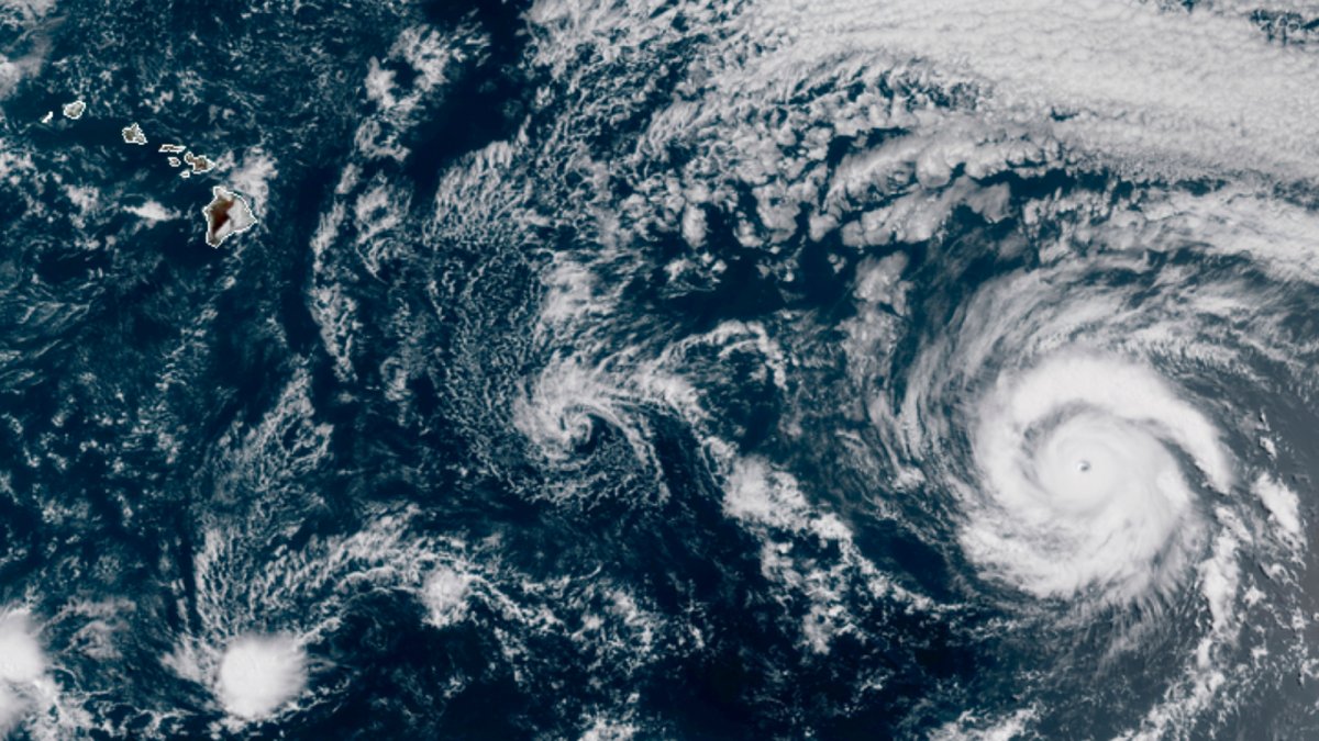 Hurricane Douglas Heads for Hawaii; Hurricane Warning Issued as Hanna ...