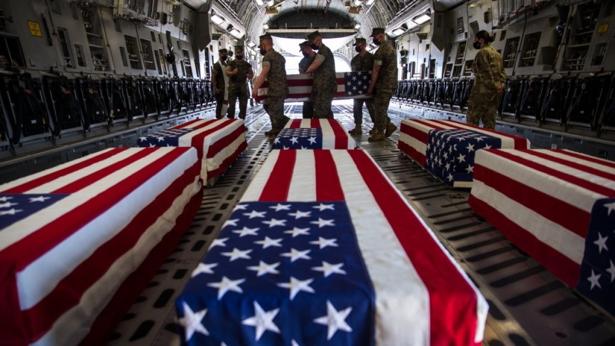 Attorney for Families of 9 Servicemen Killed in Sunken AAV Blames ...