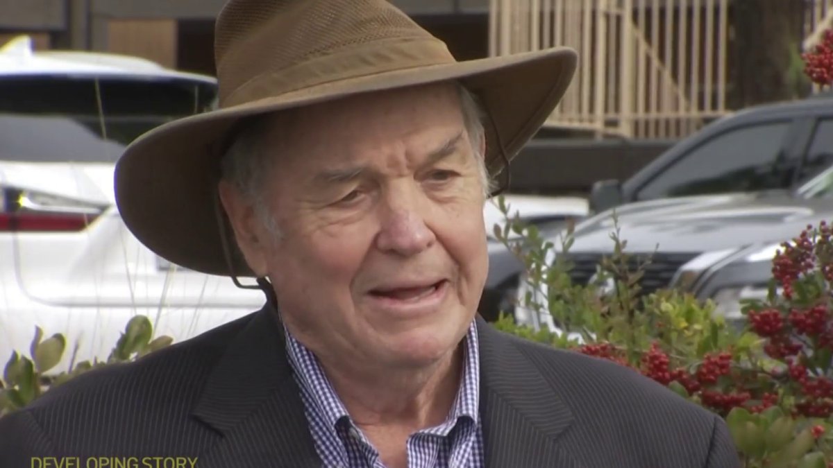 Father of Ex-Congressman Duncan Hunter Talks About Presidential Pardon ...