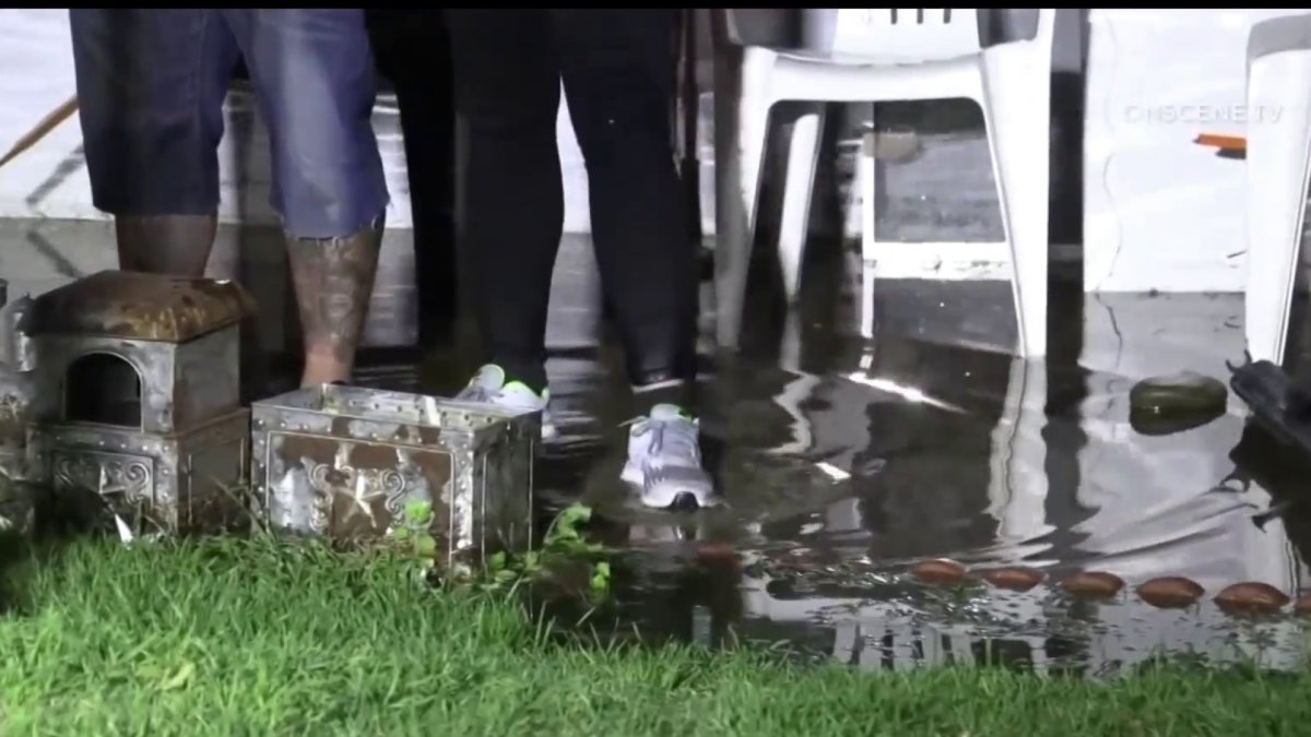 Homes Flooded From Fire Hydrant Crash – NBC 7 San Diego