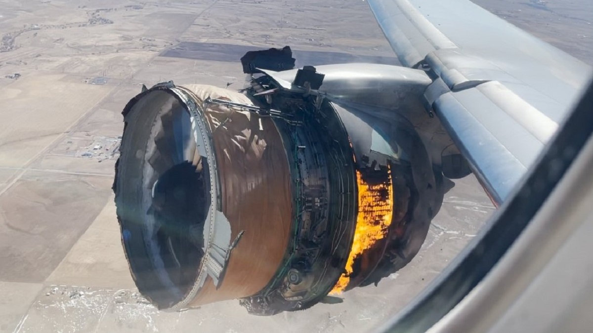 Debris Falls From Plane During Emergency Landing Near Denver – NBC 7 ...