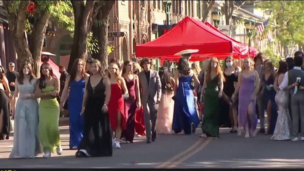 600 Pleasanton Students Celebrate Prom with COVID Restrictions – NBC 7 ...