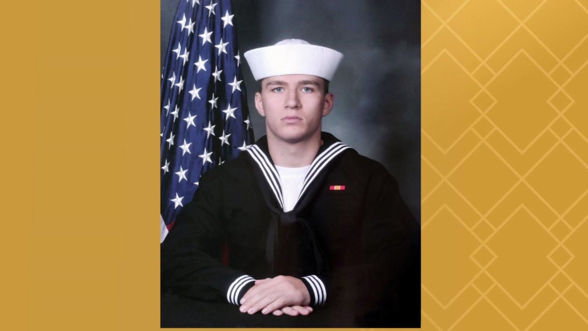 Fellow Sailors Remember Navy Corpsman Killed Outside Kabul Airport in ...