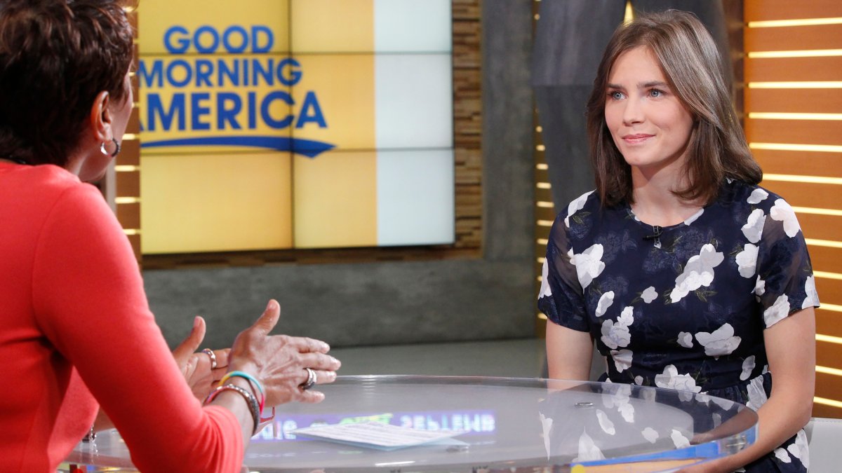 Amanda Knox Gives Birth to First Baby With Husband Christopher Robinson ...