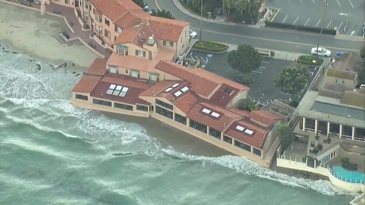 Watch: Waves Rise With King Tides in San Diego – NBC 7 San Diego