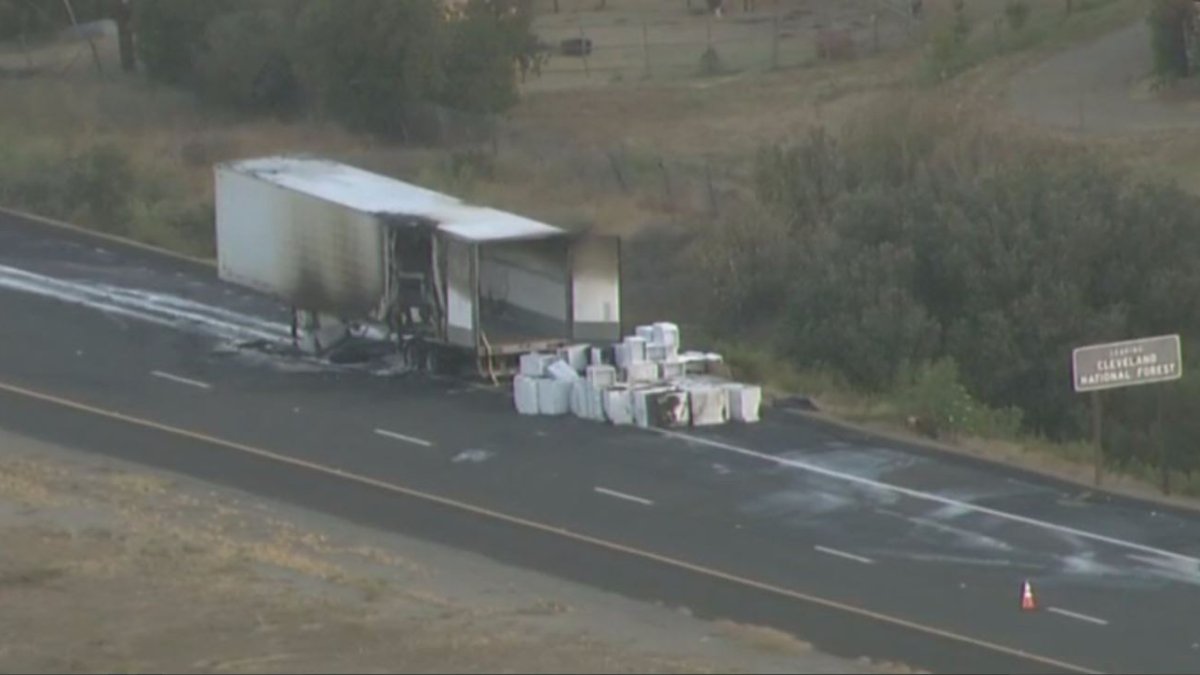 Semi-Trailer Fire Blocks Right Lane of I-8 West in Alpine – NBC 7 San Diego