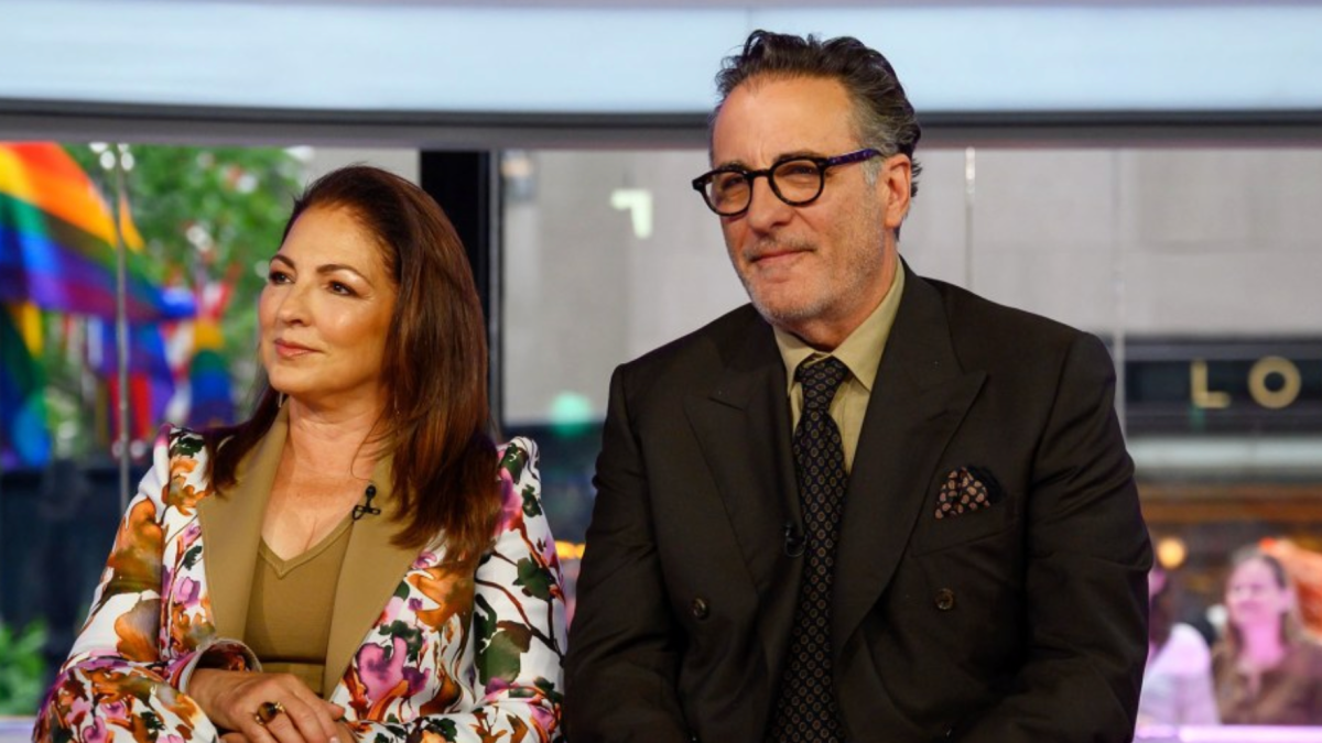 Gloria Estefan Says ‘Father of the Bride’ Kisses Were 1st Kisses With ...
