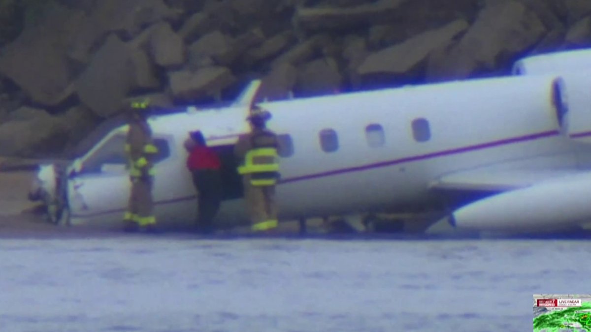 Learjet Goes Off Runway at Naval Air Station North Island in Coronado ...