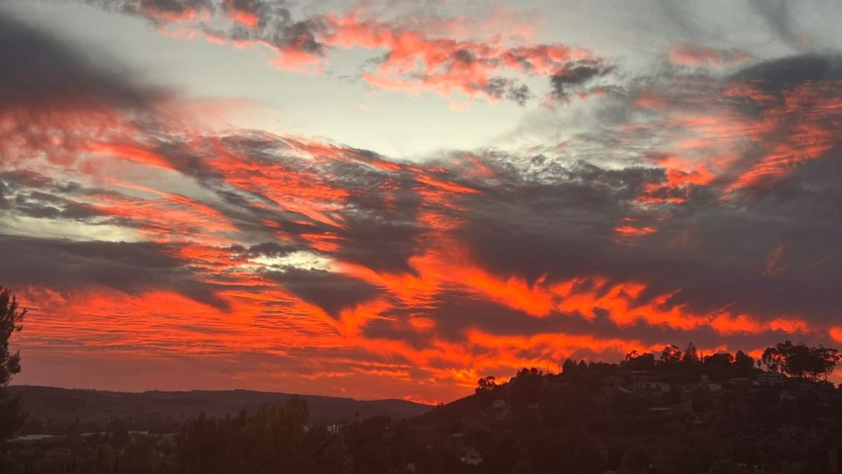 San Diego’s Red Halloween Sunset 2022 – NBC 7 San Diego