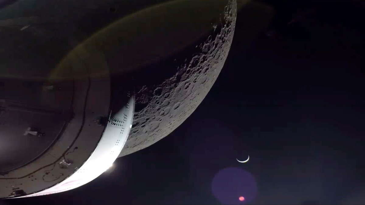 NASA’s Orion Capsule Splashes Down After Test-Flight Around the Moon ...