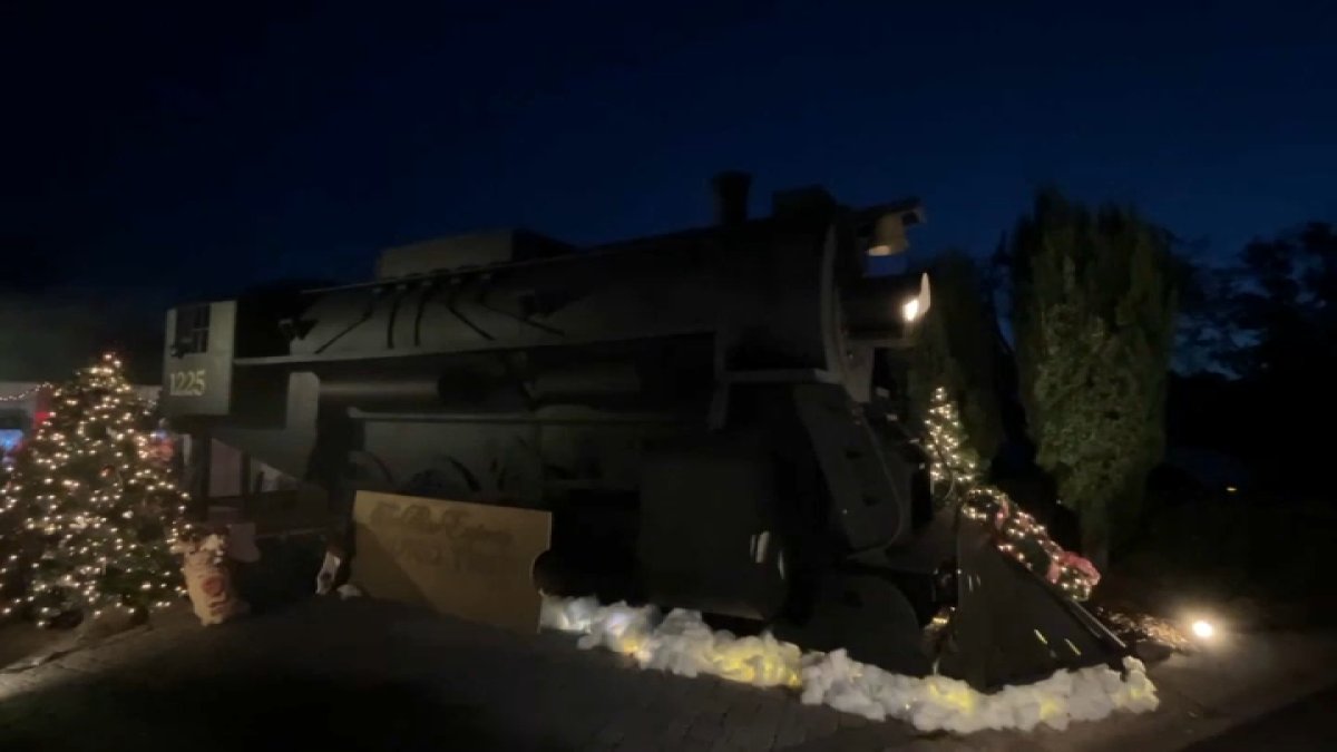 Code Restrictions Almost Stop Life-Sized Polar Express Engine From ...