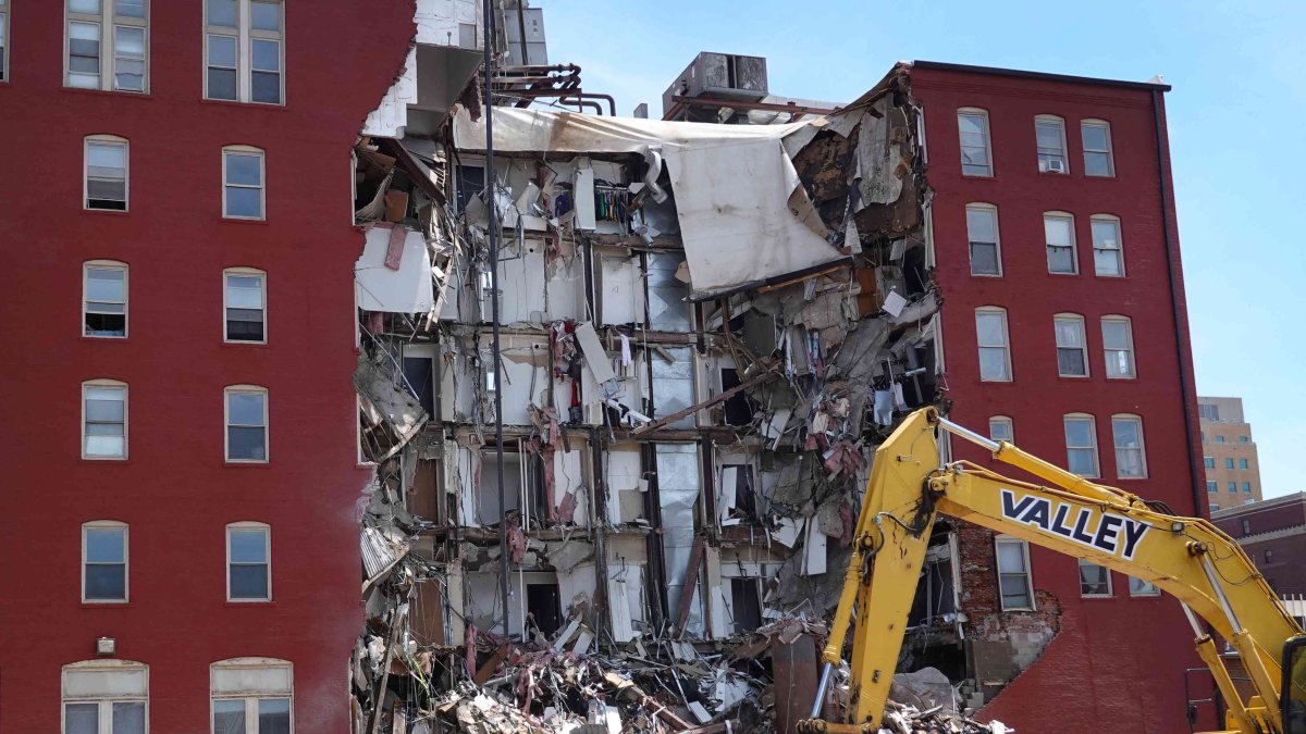 Iowa Apartment Collapse Leaves Residents Missing, Rubble Too Dangerous ...