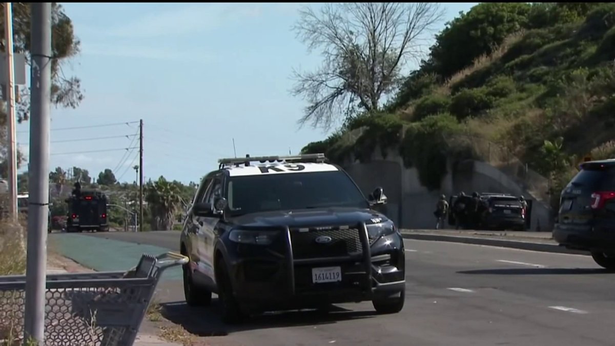 Sdpd Still Searching For Suspect Who Shot Officer In Arm Nbc 7 San Diego