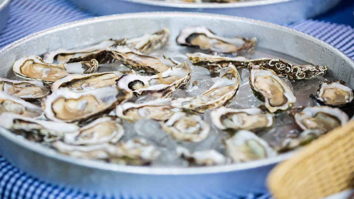 A Missouri man died after eating raw oysters from seafood stand, health ...
