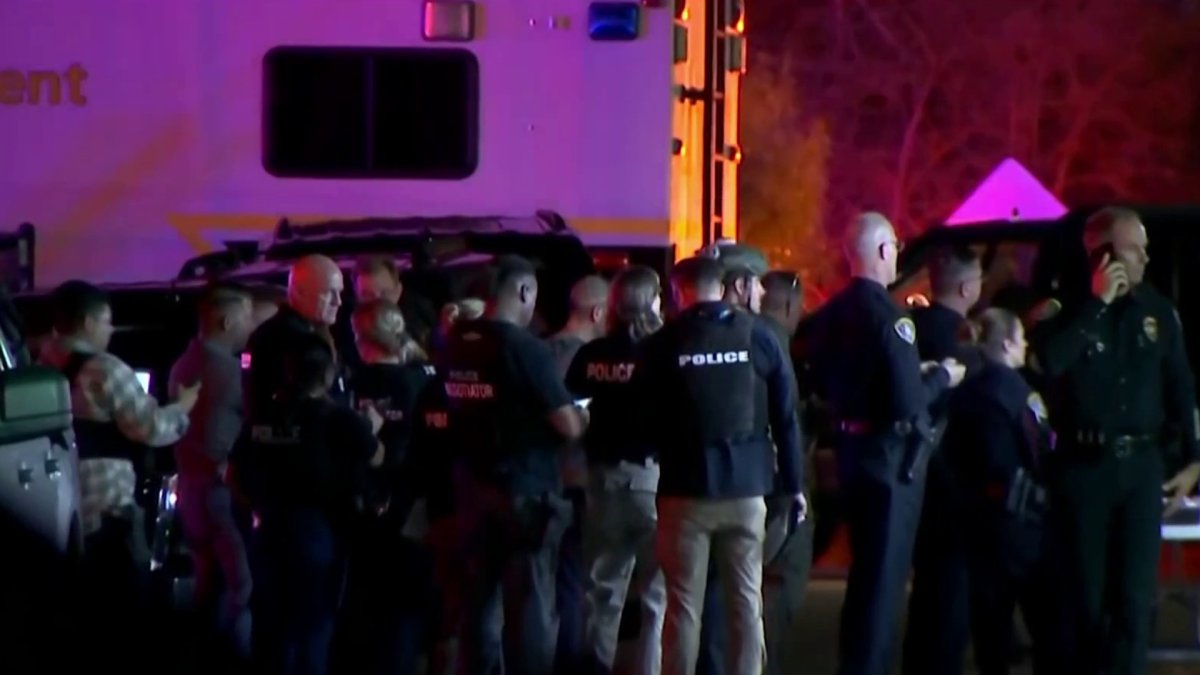 Police sniper kills man who fatally shot his mom, 2 dogs in Encanto ...