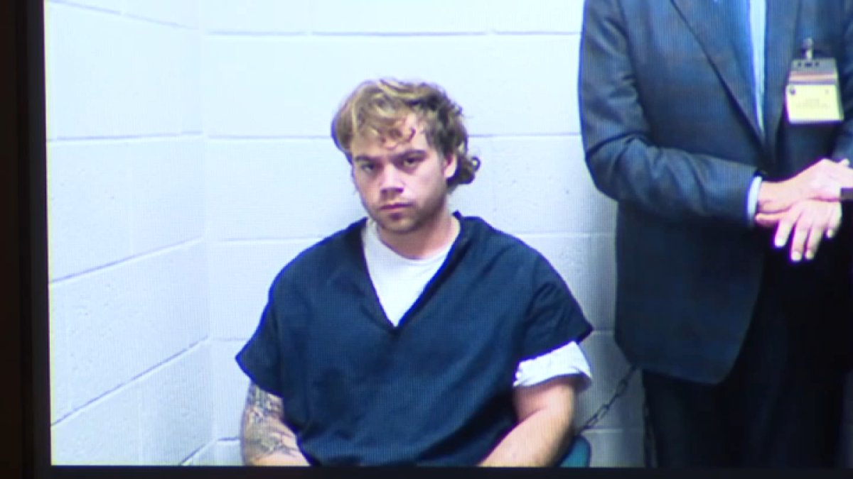 Blood trail led police to man who stabbed neighbor 40 to 50 times at East Village apartment ...