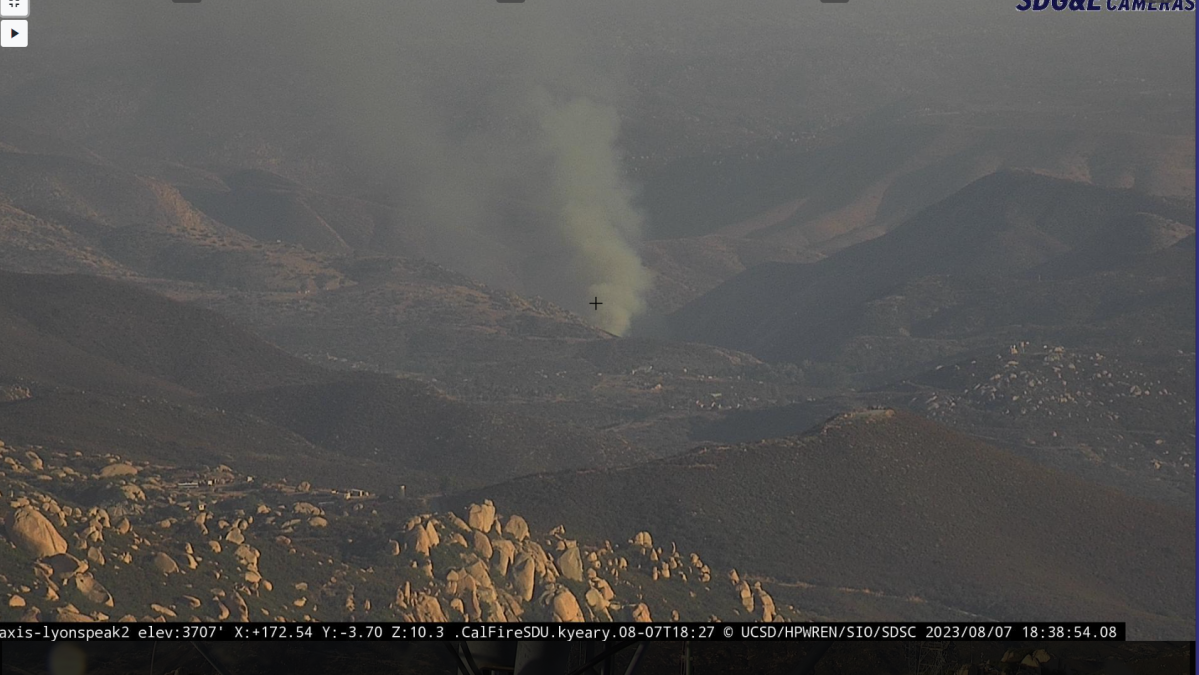 Firefighters contain fire in East San Diego County, near US-Mexico ...