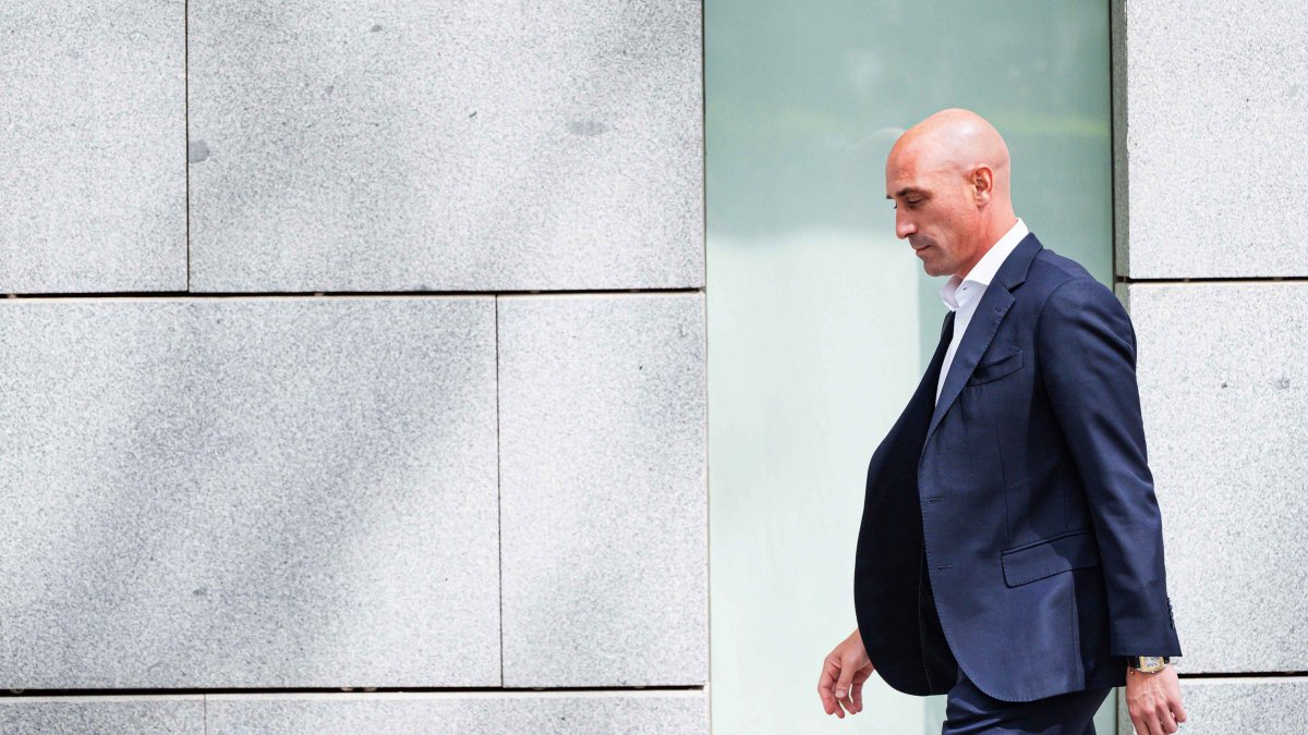 FIFA bans Spain’s Luis Rubiales for 3 years over World Cup kiss – NBC 7 ...