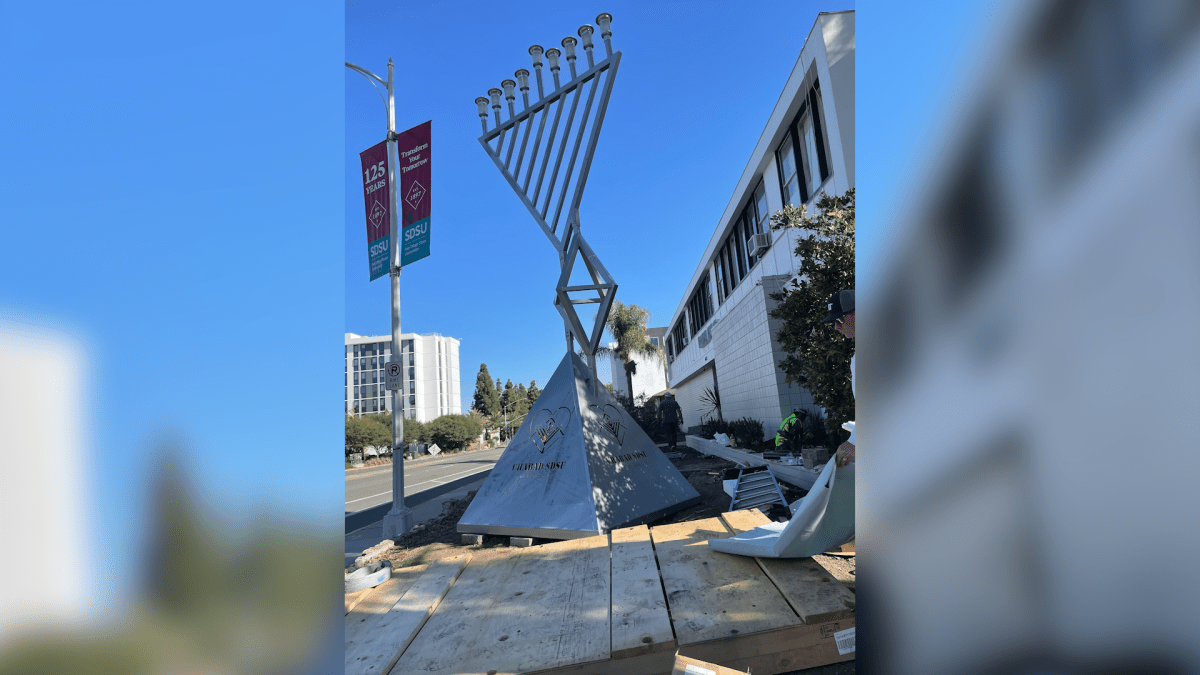 New menorah erected at SDSU’s Chabad House – NBC 7 San Diego