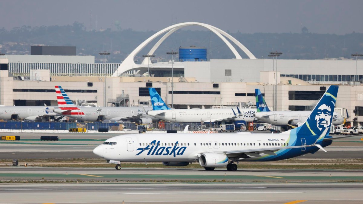 Alaska and United Airlines resumed flying Boeing 737 MAX 9 jetliners – NBC 7 San Diego