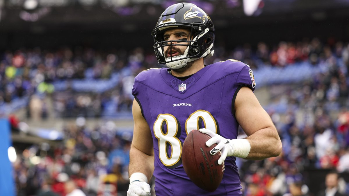 How Ravens star Mark Andrews helped save woman’s life mid-flight – NBC ...