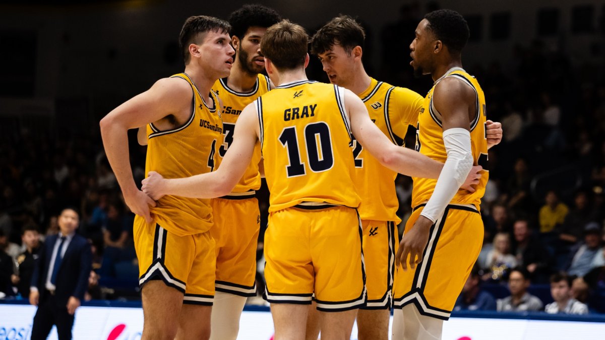 UC San Diego earns dramatic OT win over UC Irvine, pulls into 1st place ...