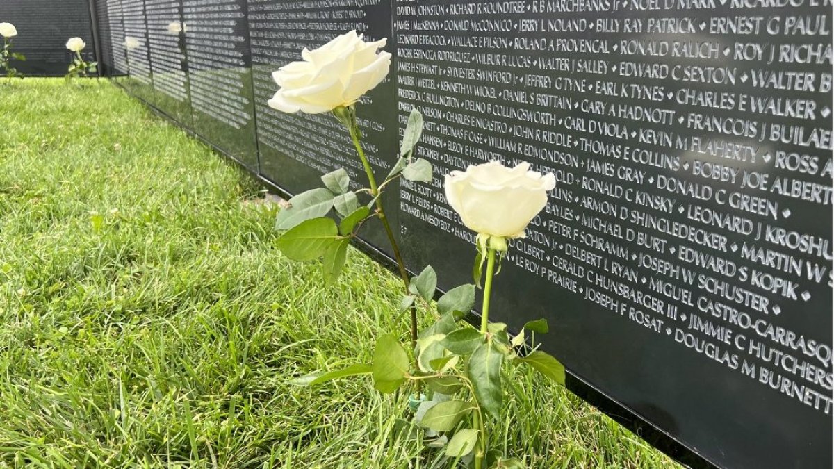 ‘The Wall That Heals’ memorial allows San Diegans to honor Vietnam War ...