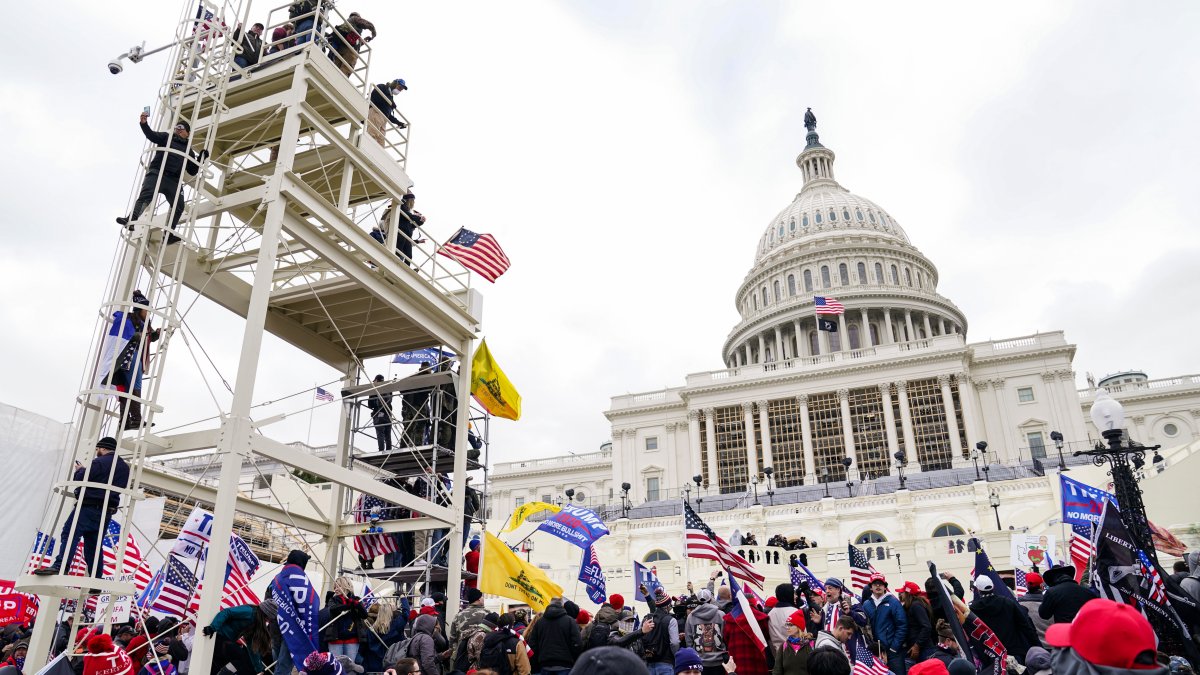 Man who attacked police after storming US Capitol gets over 2 years in ...