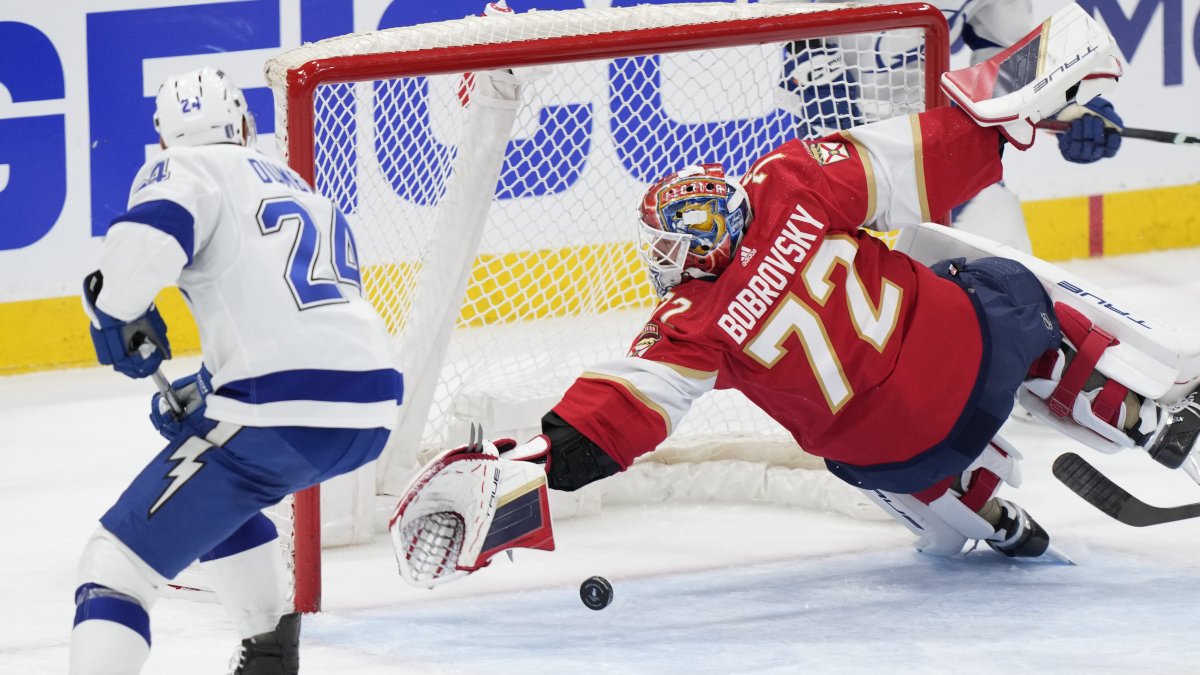 Panthers’ Bobrovsky makes huge save vs. Lightning in NHL playoffs – NBC ...