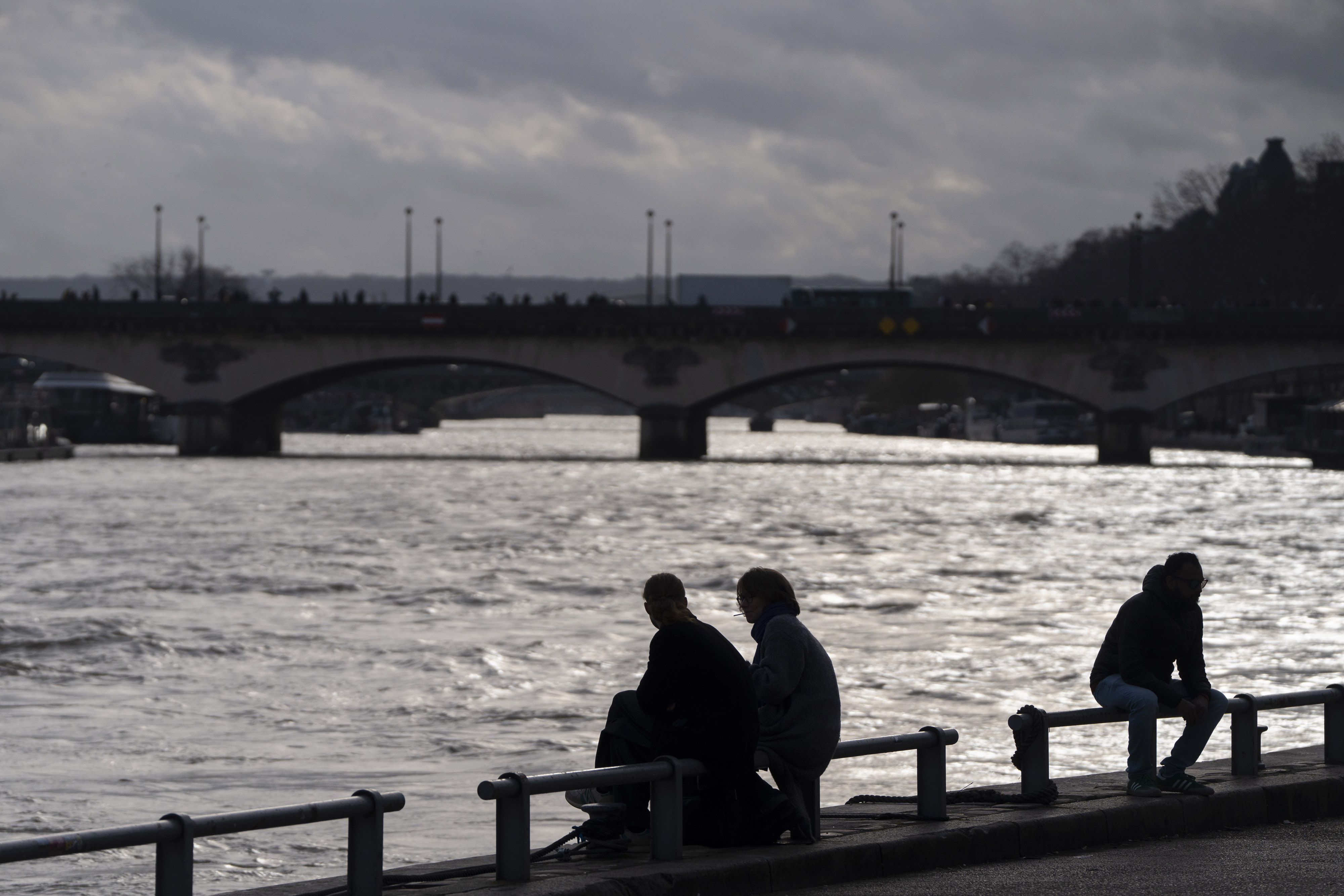 River Seine pollution could cancel Olympictriathlon swimming – NBC 7 ...