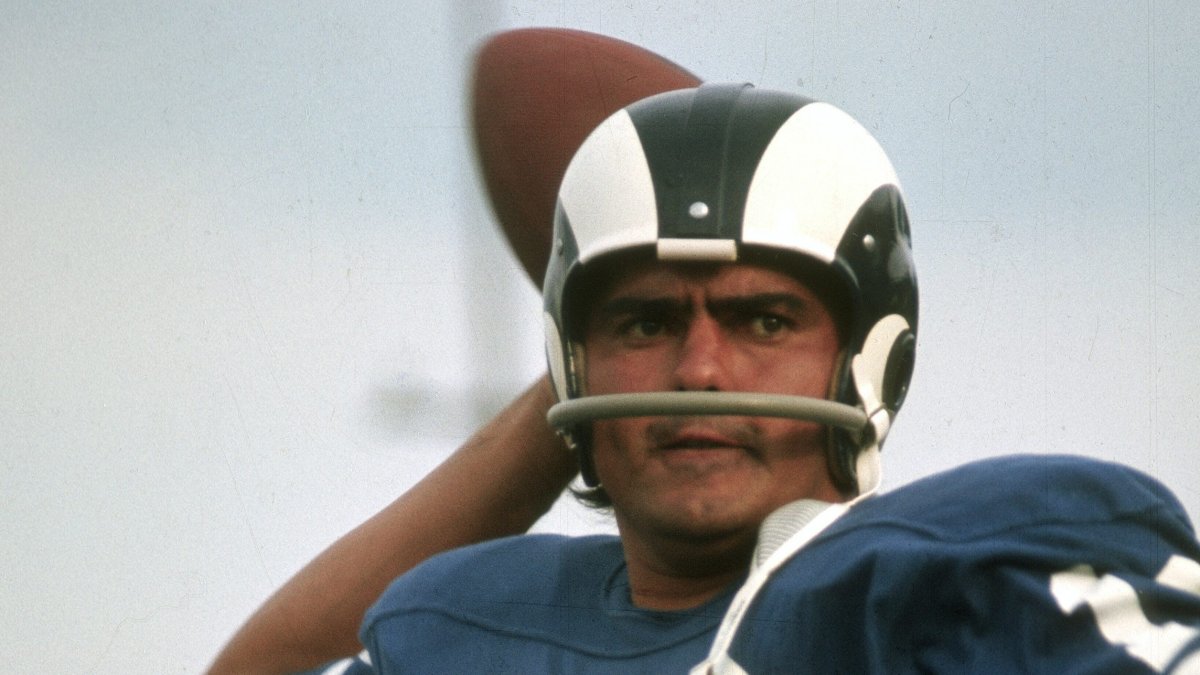 Former NFL MVP QB Roman Gabriel dies at 83 – NBC 7 San Diego