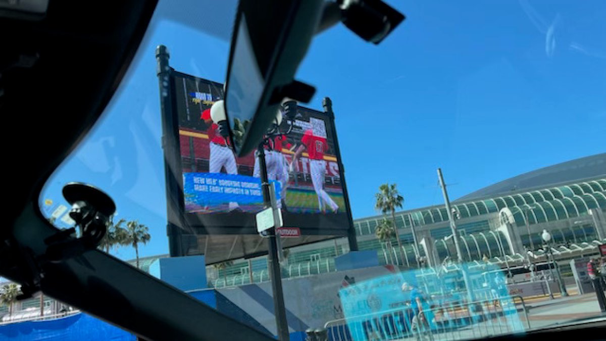 Giant video screens light up the Gaslamp Quarter – NBC 7 San Diego