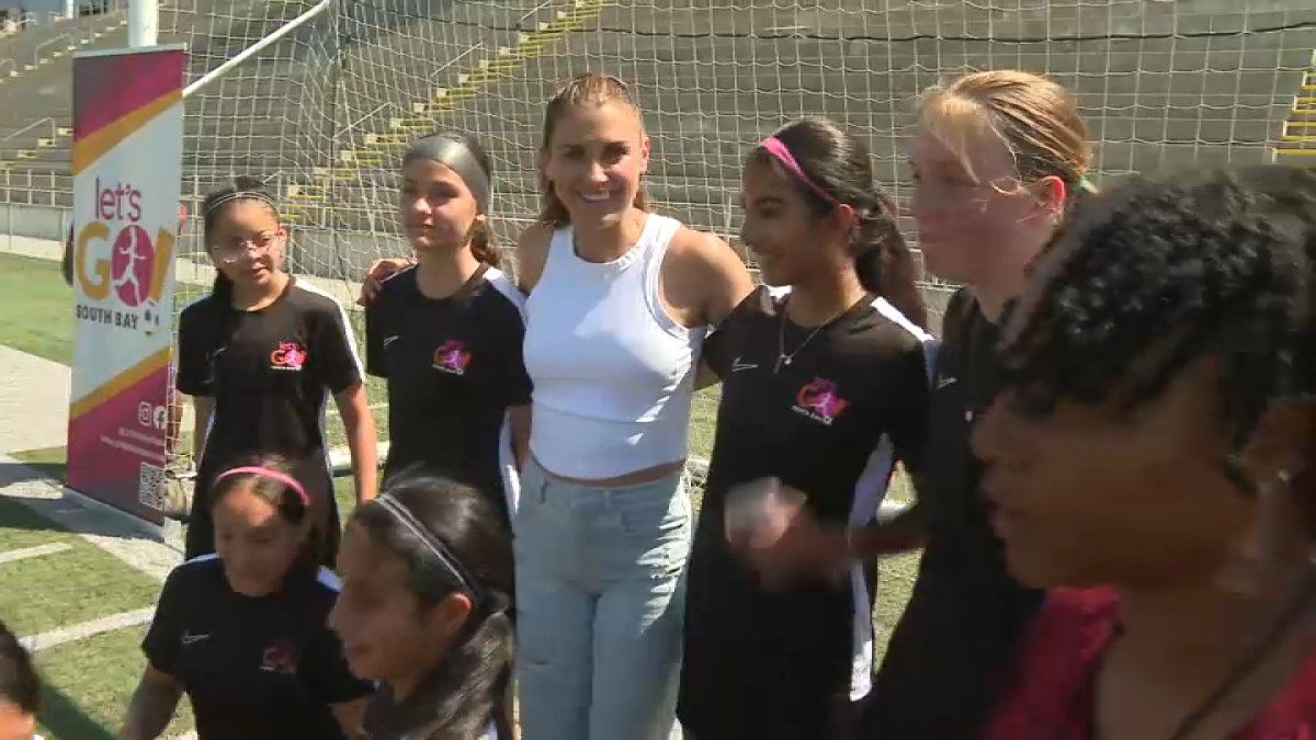 Soccer star Alex Morgan surprises South Bay soccer campers – NBC 7 San ...