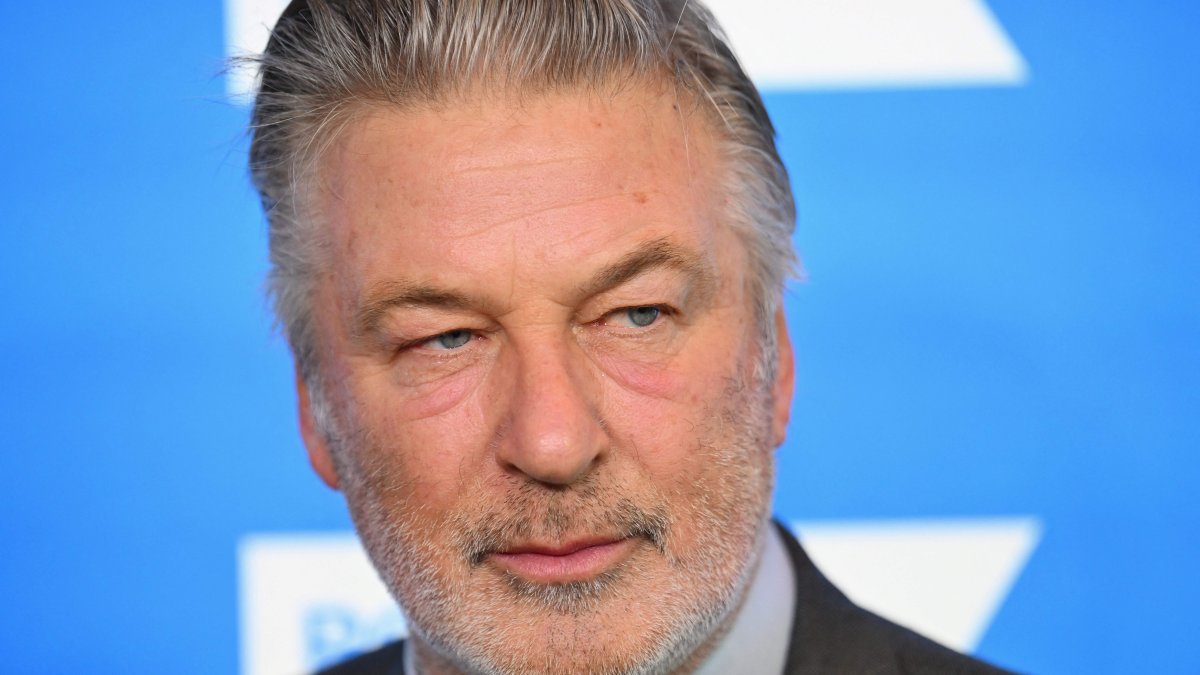 Alec Baldwin speaks out after car crash with Stephen Baldwin – NBC 7 ...
