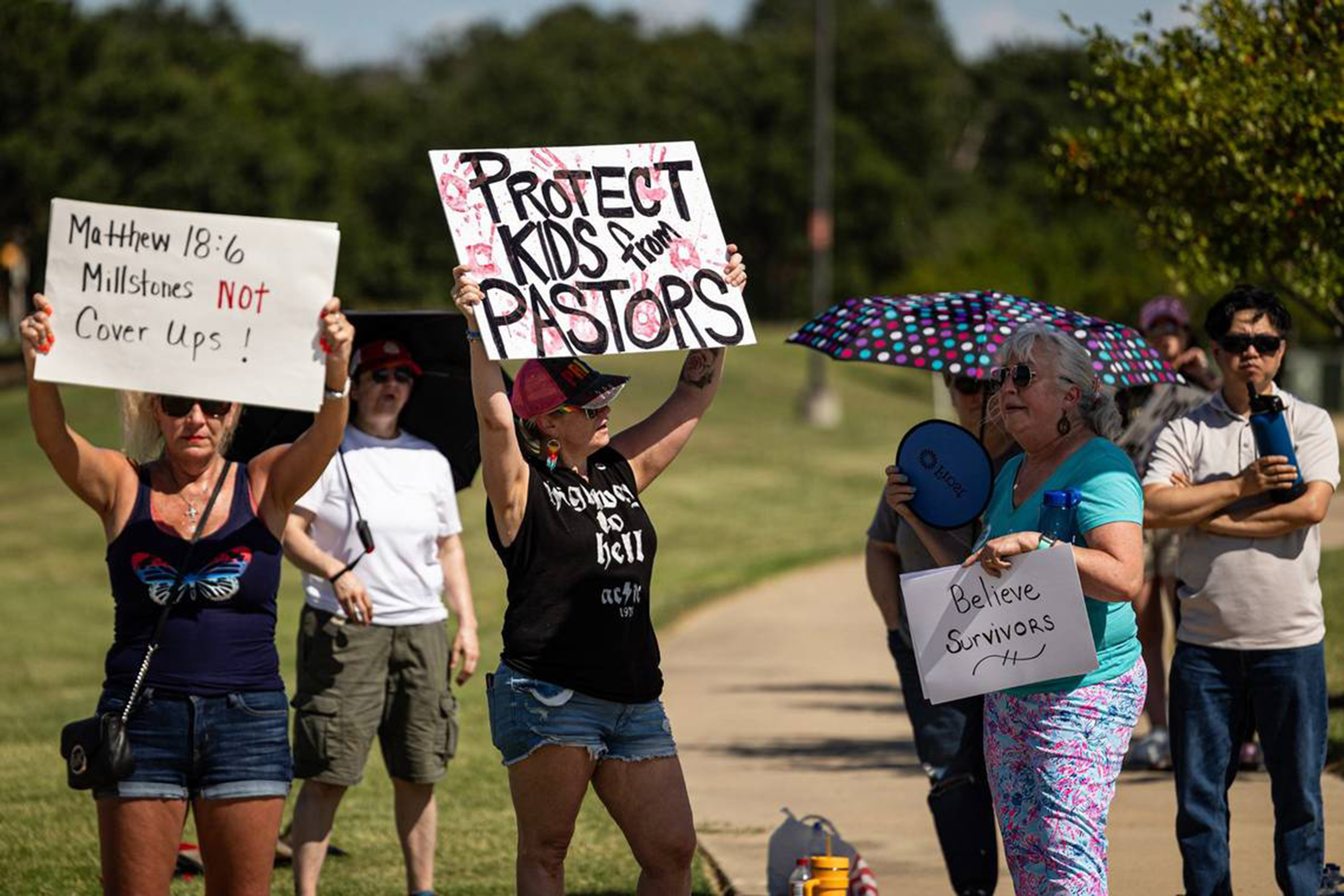 Pastor Robert Morris’ lawyer blamed a 12-year-old girl for initiating ...