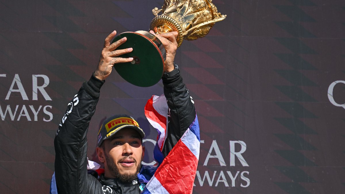 Lewis Hamilton makes Formula 1 history with victory in British Grand ...