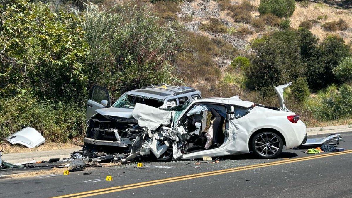 All six passengers survive horrific head-on crash in Sorrento Valley ...