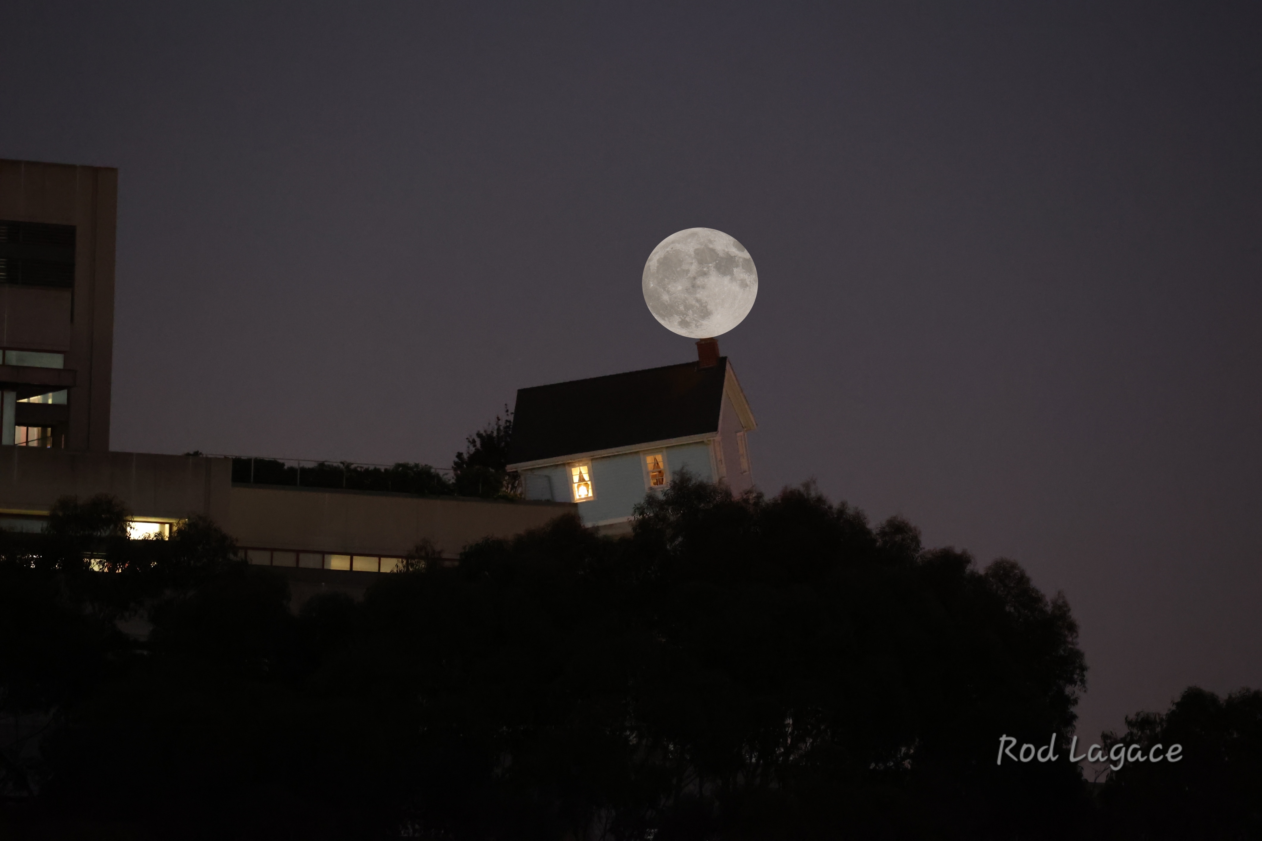 This is what the first blue supermoon of August looked like over San ...