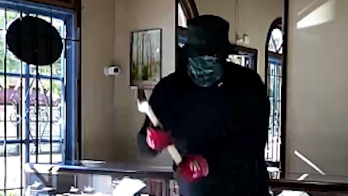 Rancho Bernardo jewelry store owner stops smash-and-grab robbery – NBC 7 San Diego