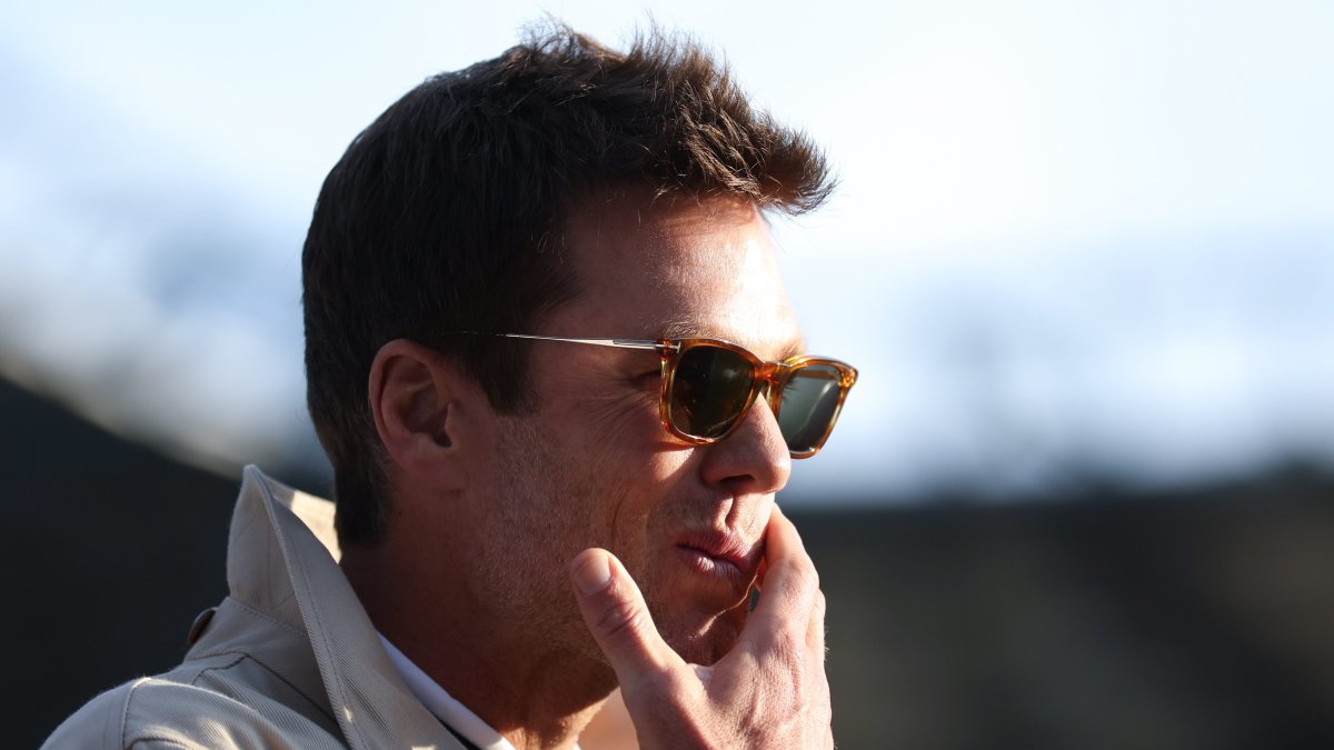 Wrexham fans banter Tom Brady with NSFW chant in Birmingham game – NBC ...