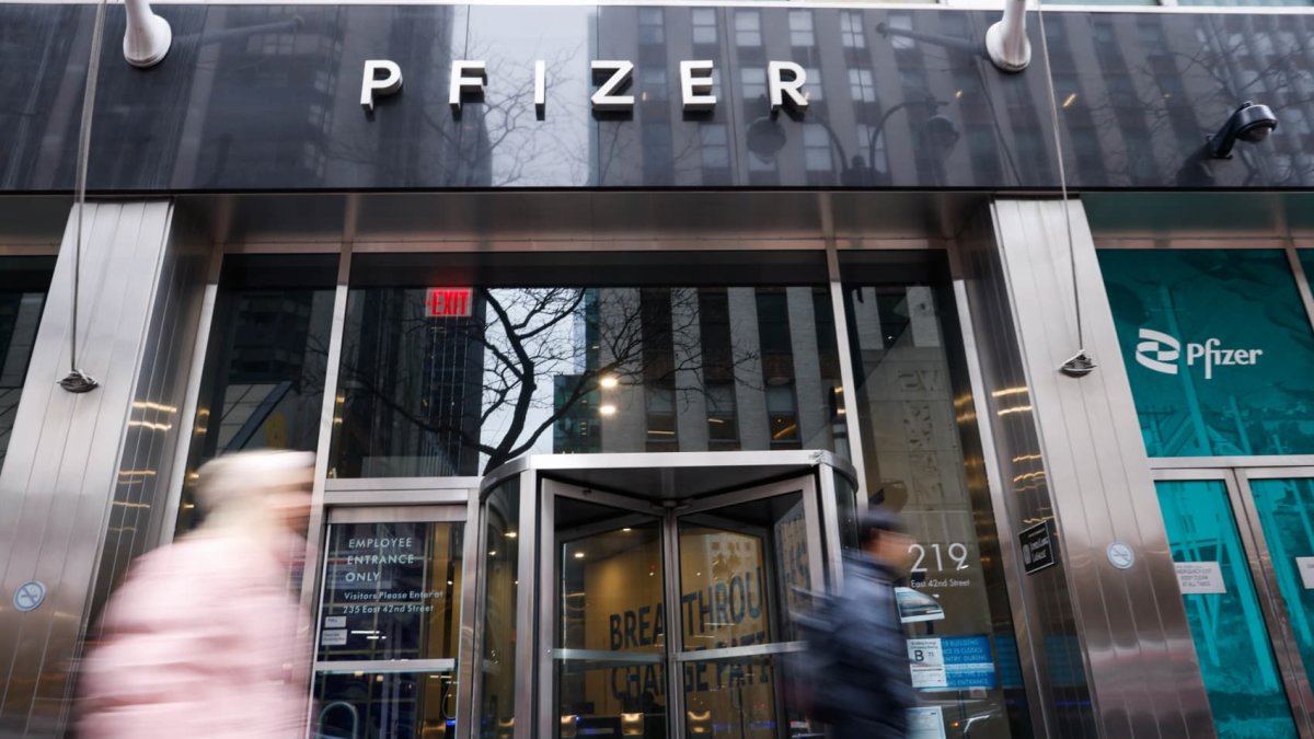 Activist Starboard Value has $1 billion Pfizer stake, taps former executives for help, sources ...