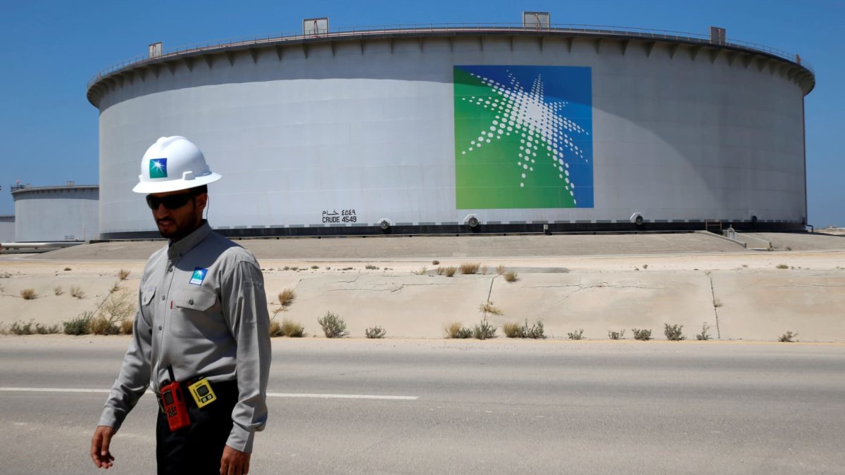 Oil giant Saudi Aramco posts 15% drop in third-quarter profit but maintains dividend – NBC 7 San ...