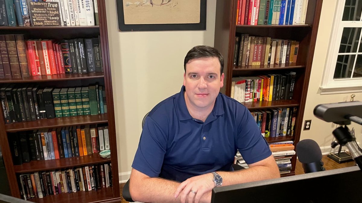 36-year-old quit 6-figure Wall Street job—now he earns $1,000 an hour ...