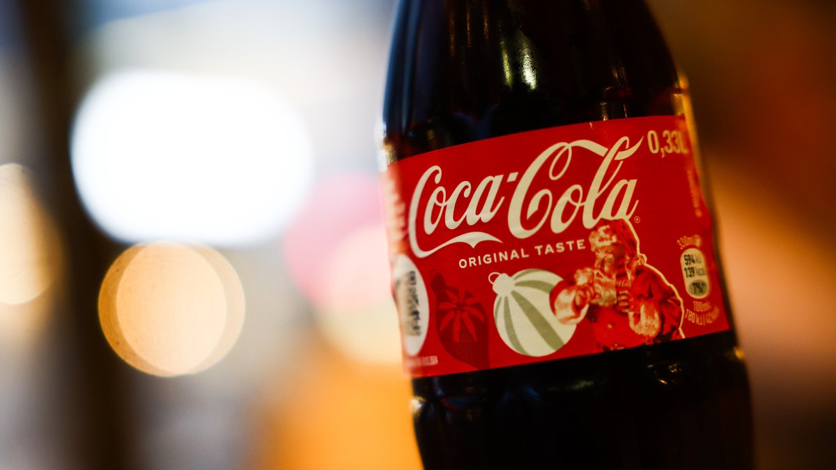 Coca-Cola causes controversy with AI-made ad – NBC 7 San Diego